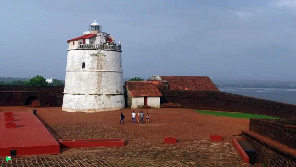 🏝️15 Best Places To Visit In Goa [2024] With Photos & Map